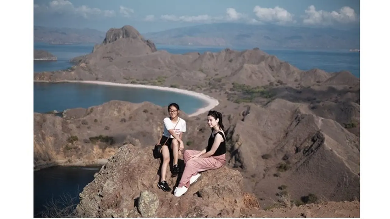 Jadi Ibu Tetap Awet Muda, Ini 6 Potret Iris Wullur Mantan Artis FTV Momong Tiga Anak - Hot ...