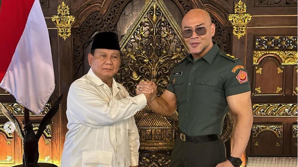 Deddy Corbuzier Menerima Pangkat Letnan Kolonel Tituler Angkatan Darat ...