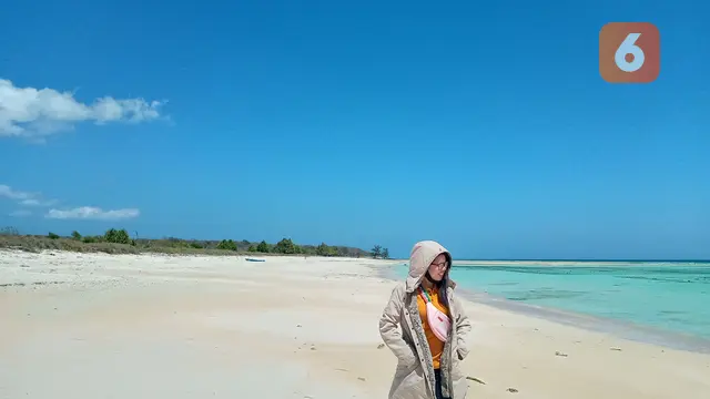 Pesona Pantai Bahansalit, Surga Tersembunyi di Pulau Semau NTT ...