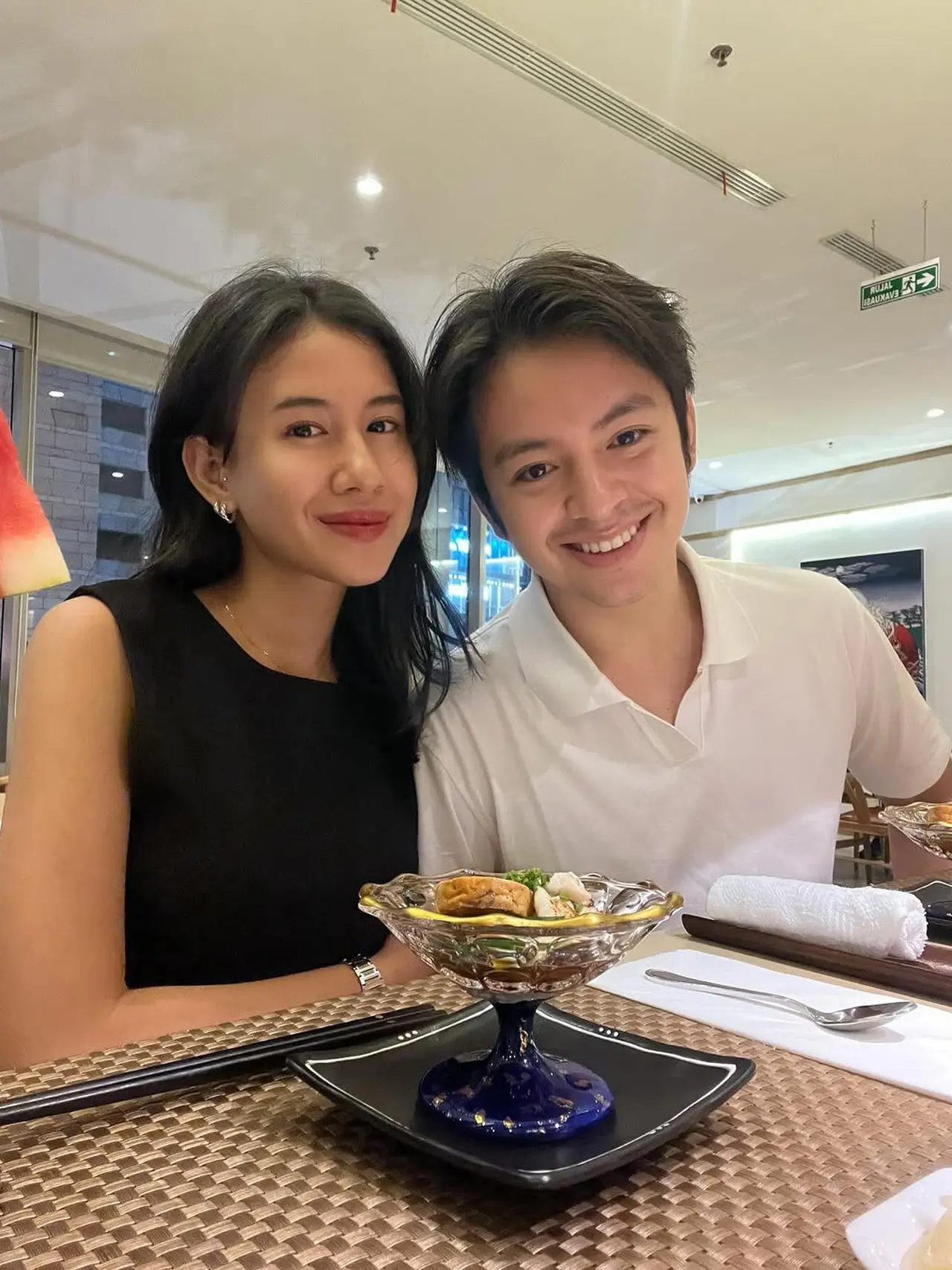 7 Potret Ultah Shenina Cinnamon ke-26, Angga Yunanda Beri Tas dan Kalung - Hot Liputan6.com