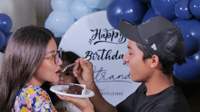 8 Momen Ulang Tahun Ke-18 Betrand Onsu, Meriah dan Penuh Kehangatan - Hot Liputan6.com