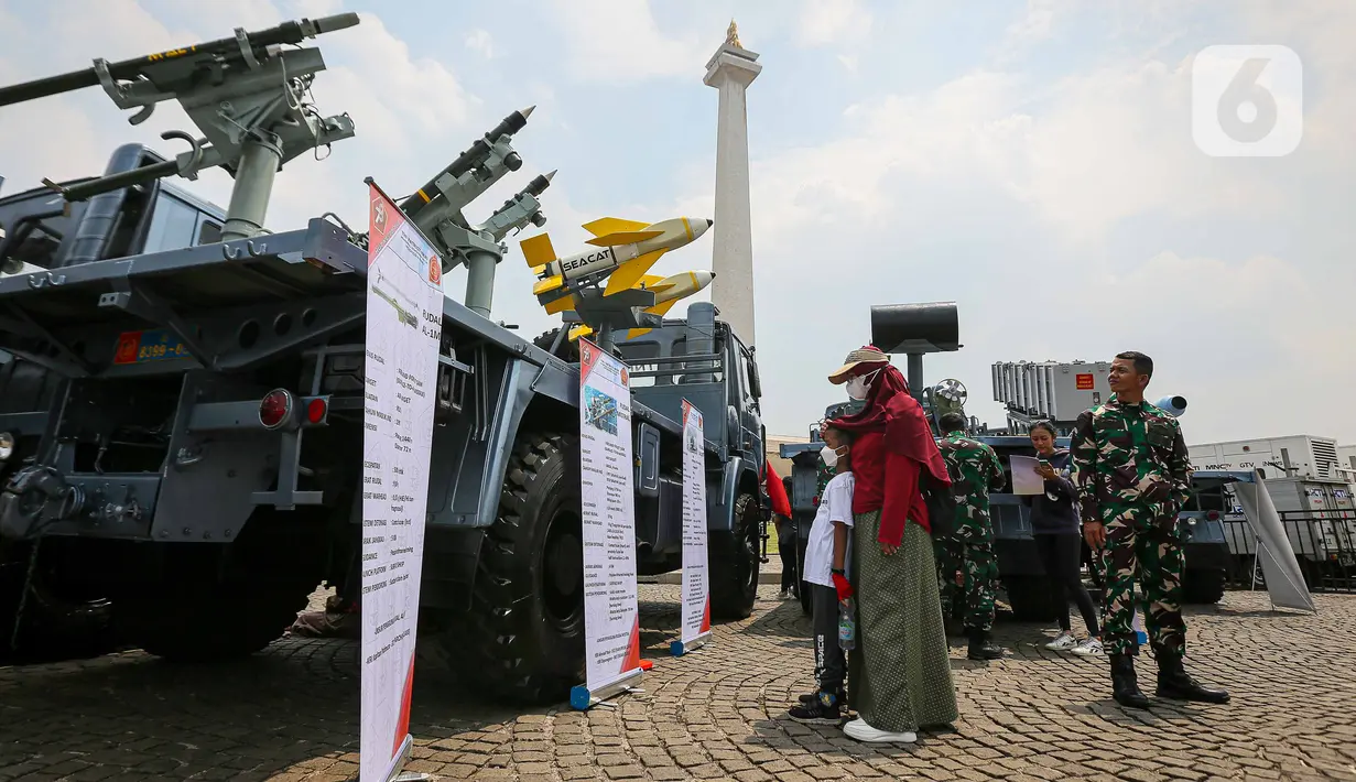Jelang HUT Ke-78, Warga Antusias Kunjungi Pameran Alutsista TNI di Monas - Foto Liputan6.com