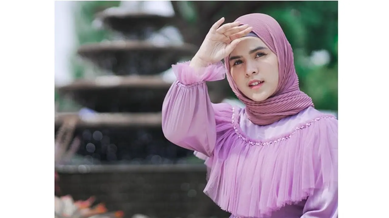 Rajin Menghafal Al-Qur'an, Ini 6 Potret Nada Sikkah Istri Aktor Haydar Ali - Hot Liputan6.com