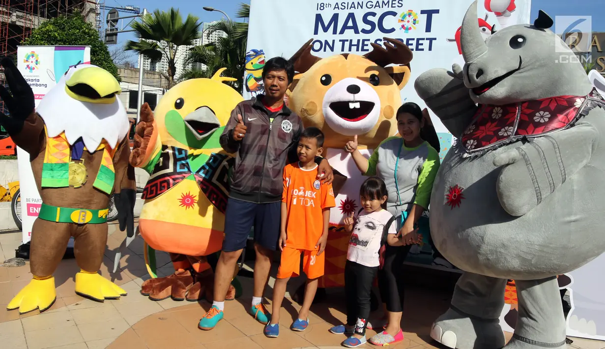 FOTO: Maskot Asian Games 2018 Sapa Masyarakat di Car Free Day - Foto ...