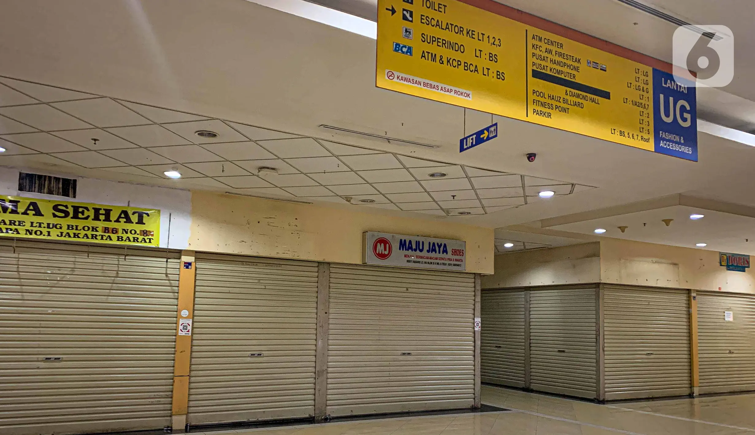 FOTO: Sepinya Kios-Kios di Pusat Perbelanjaan Roxy Square - Foto ...