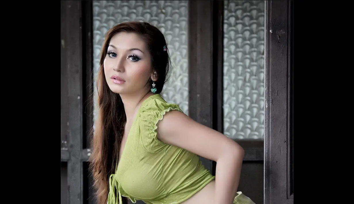 6 Artis Pemilik Payudara Besar - Foto Liputan6.com