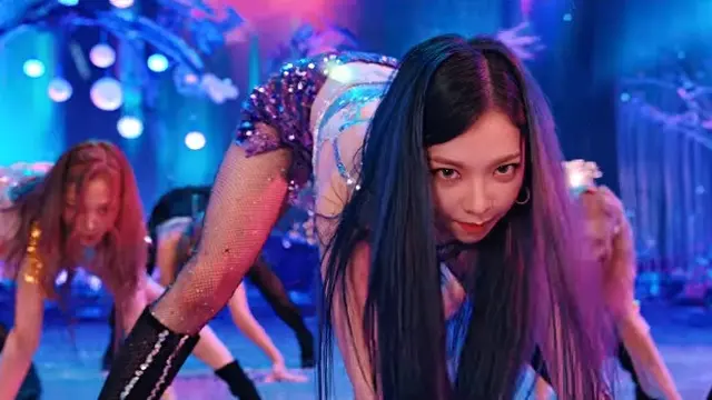 Resmi Debut, Intip 5 Pesona aespa di MV Black Mamba - Entertainment Fimela.com