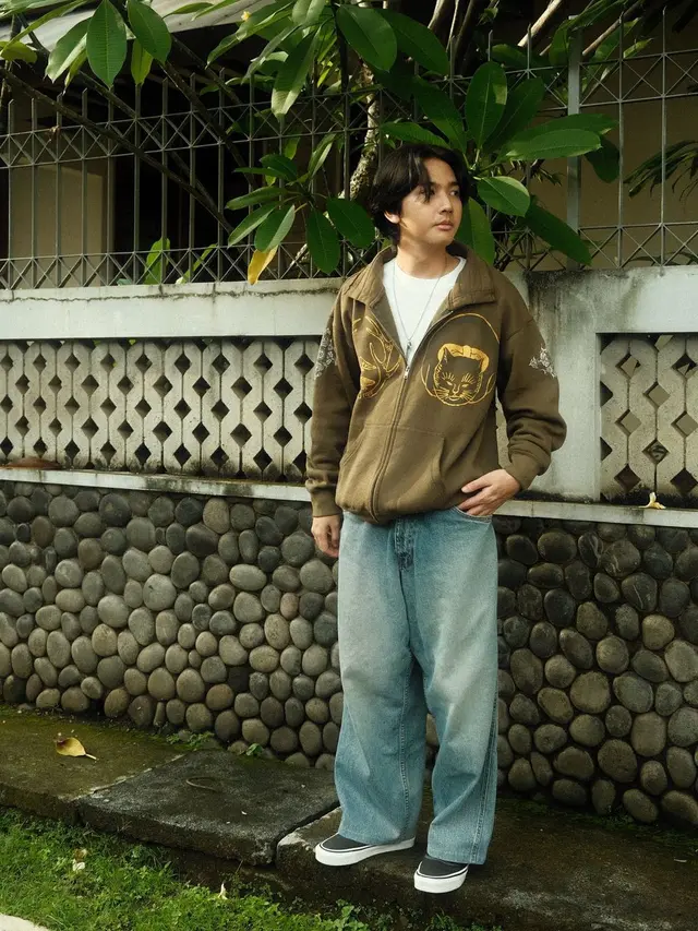 Biodata Lengkap Ari Irham, Aktor yang Ternyata Juga Nge-DJ Sejak Usia ...