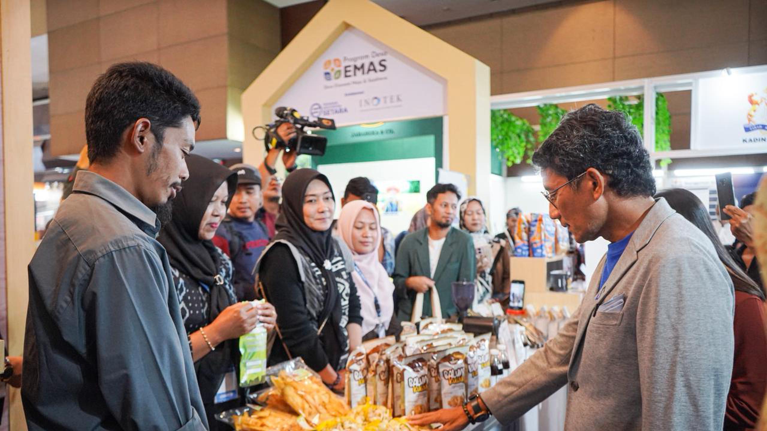 Upaya Sandiaga Uno Naikkan Omset Usaha Kecil, Gelar Demo Day Program Desa Emas