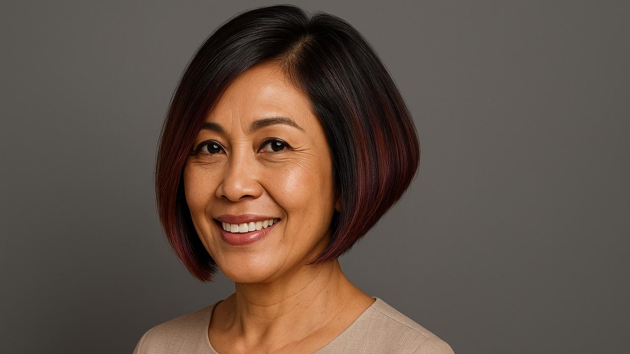 14 Model Rambut Bob Nungging Pendek untuk Ibu-ibu 50 Tahun di 2025 ...
