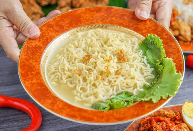 Keren Banget, Potret Anya Geraldine dengan Busana Serba Hitam ...