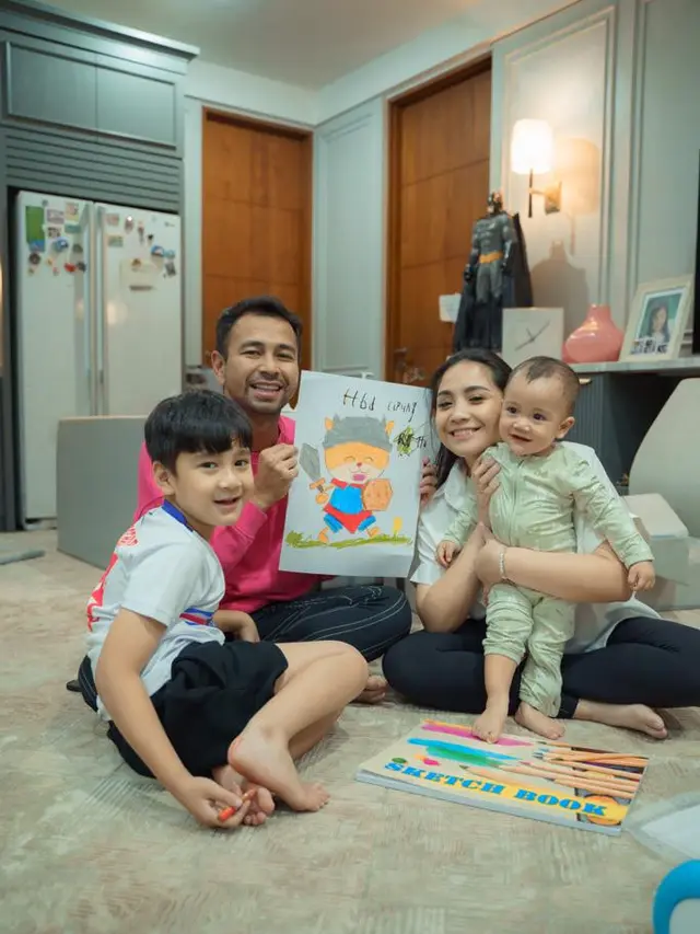 Intip Momen Rafathar Malik Ahmad Siapkan Kado Spesial untuk Cipung ...