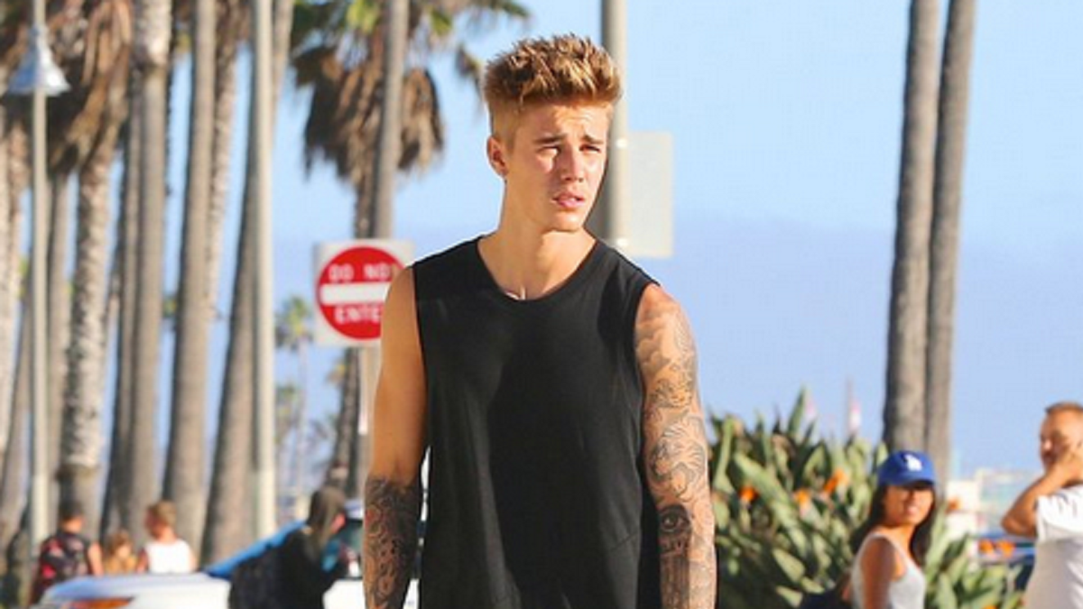 Justin Bieber Berteriak dengan Kata-kata Kasar kepada Penggemar ...