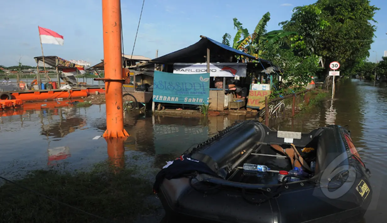 Luapan Waduk Ria Rio Bikin Banjir Kampung Pedongkelan - Foto Liputan6.com