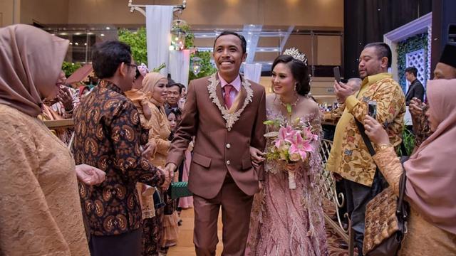 7 Potret Kenangan Manis Furry Setya ‘Mas Pur’ dan Dwinda Ratna, Resmi Cerai