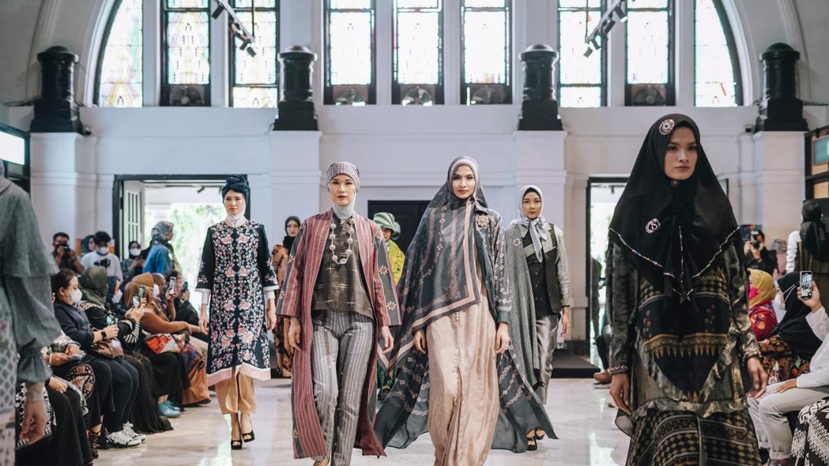 Jadikan RI Kiblat Fesyen Muslim Dunia, BI Gelar IN2MOTIONFEST - Bisnis ...