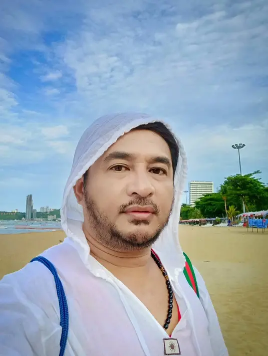 FOTO: Rombak Penampilan, Begini Gaya Baru Jeremy Teti - Foto Liputan6.com