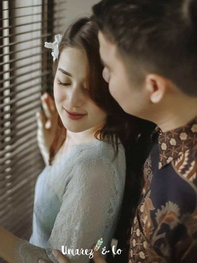 6 Potret Lamaran Handika Pratama dan Rosiana Dewi, Romantis - Hot ...