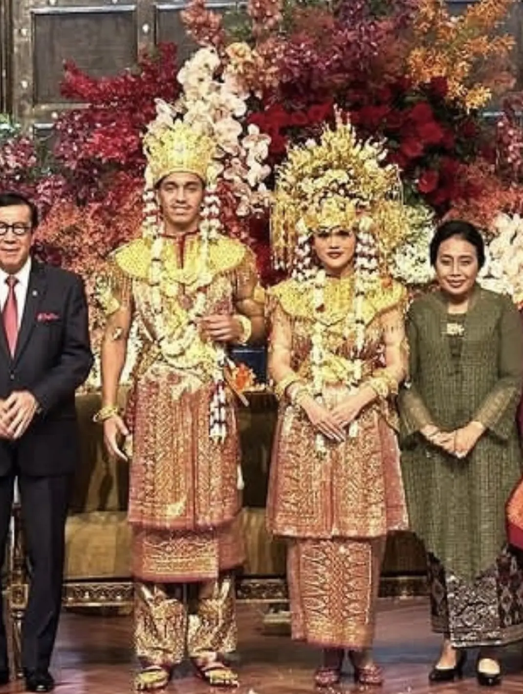 6 Potret Pernikahan Cucu Megawati Soekarnoputri yang Menikah dengan Pria Aljazair, Kenakan ...