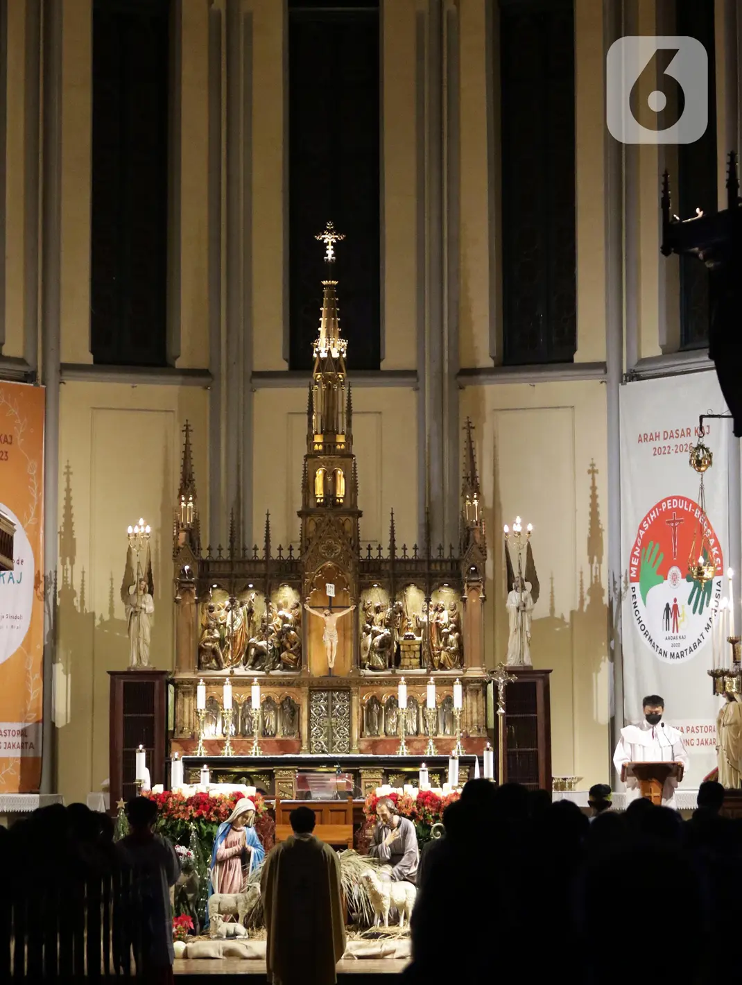 Khidmat Misa Malam Natal 2022 di Gereja Katedral Jakarta - Foto Liputan6.com