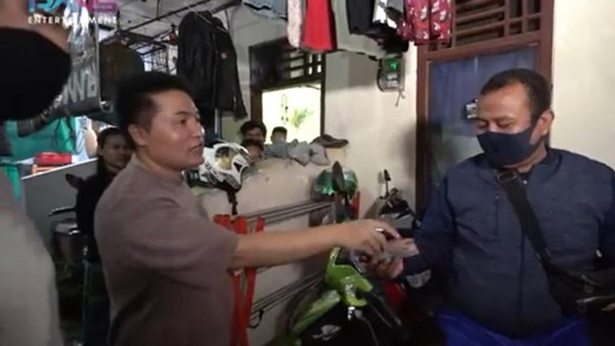 Merry, Asisten Raffi Ahmad Bagi-Bagi Segepok Uang - ShowBiz Liputan6.com