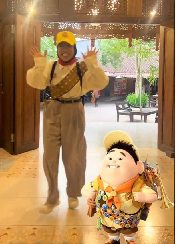 Viral Video Bukber Pakai Dresscode Tema Kartun, 7 Potretnya Totalitas ...