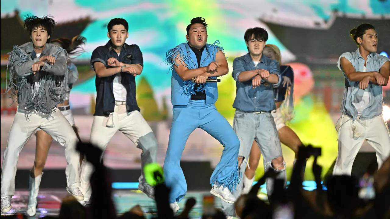 Slank dan Psy Gangnam Style Tampil di Panggung yang Sama dalam Konser ...