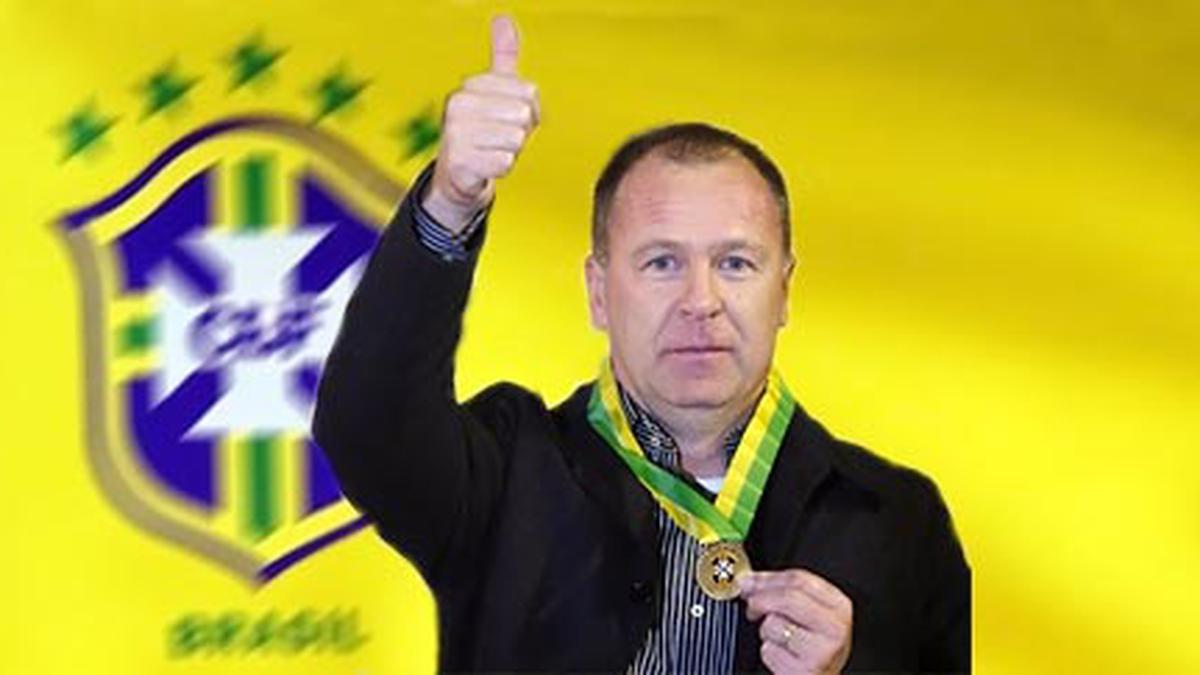 Profil Mano Menezes, Pelatih Sepak Bola Profesional Brasil yang ...