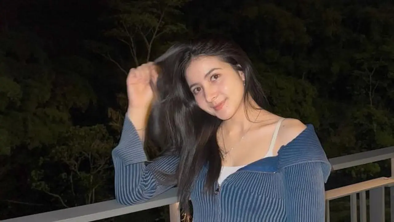 Profil Bulan Sutena, Penyanyi Berbakat Asal Bali yang Punya Paras Menawan dan Penuh Pesona - Hot ...