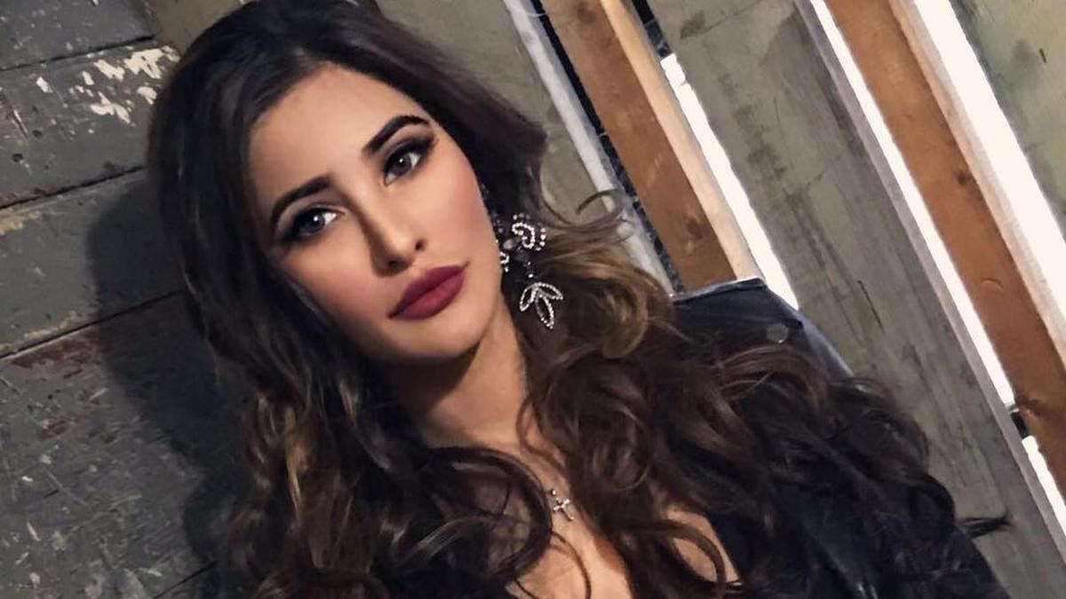 Artis Bollywood Yang Punya Bibir Seksi Menggoda Photo Fimela Com