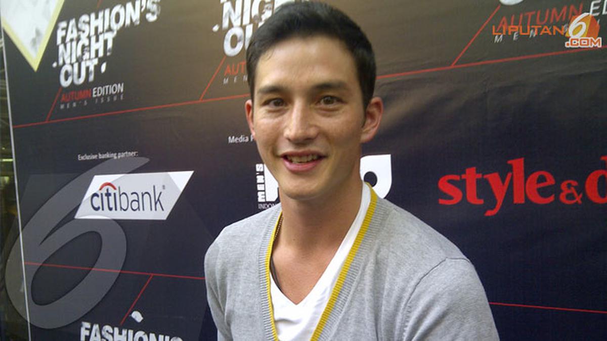Dua Minggu Tak Bertemu Anak, Mike Lewis Rasakan Ini