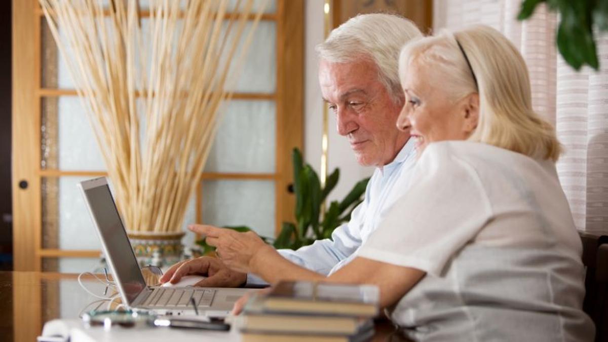 8 Tanda Lansia Tak Boleh Ditinggal Sendiri - Health Liputan6.com