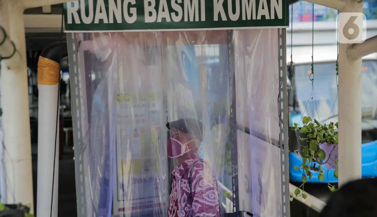 FOTO: Cegah Sebaran Covid-19, Halte Transjakarta Harmoni Dilengkapi ...