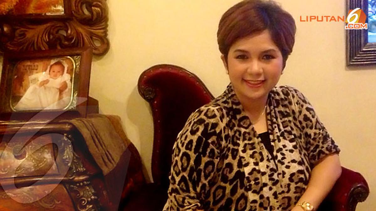 Sidang Cerai Pertama, Joy Tobing dan Suami Absen - ShowBiz Liputan6.com