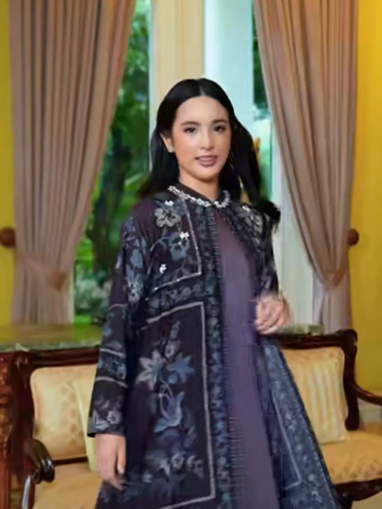 Potret Mikhayla Kenakan Busana Sambut Hari Lebaran, Semakin Cantik Seiring Beranjak Remaja ...