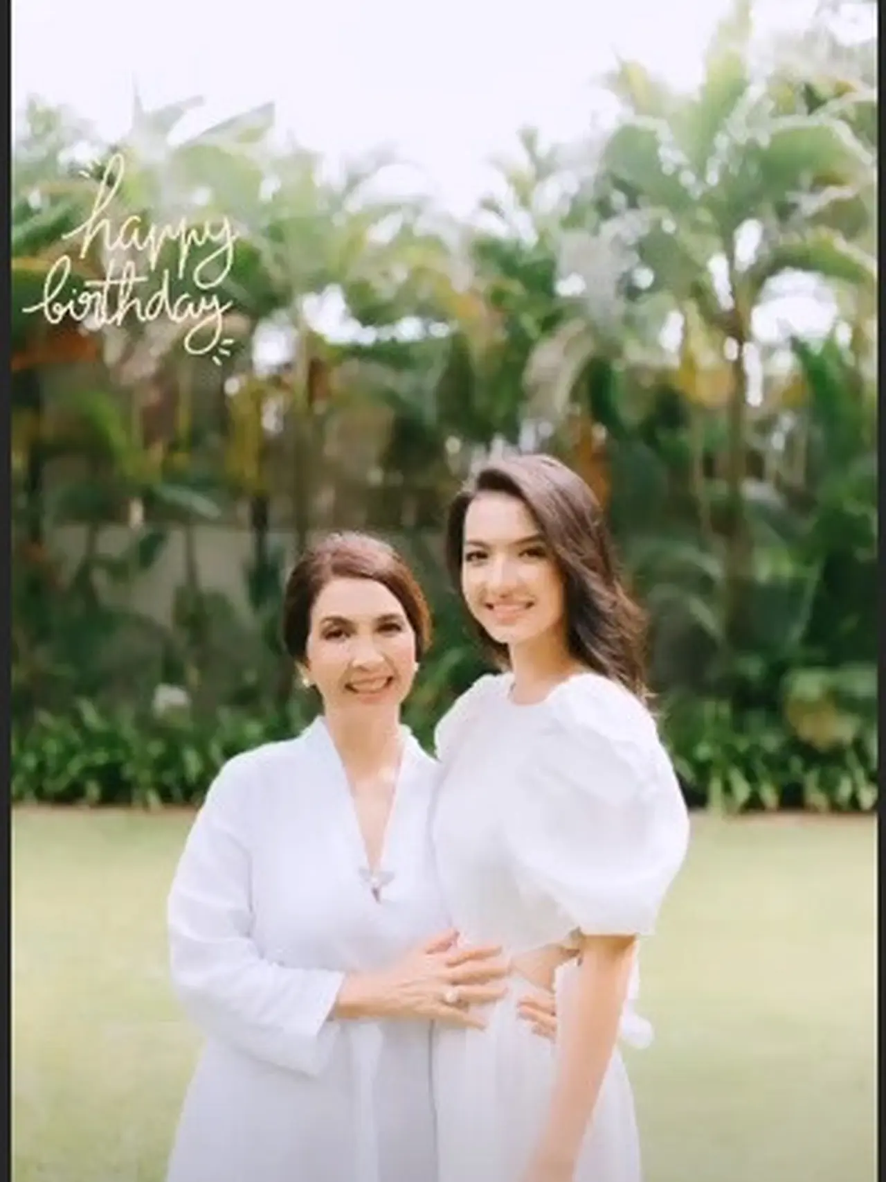 7 Potret Kompak Kebersamaan Raline Shah dengan Keluarga - Hot Liputan6.com