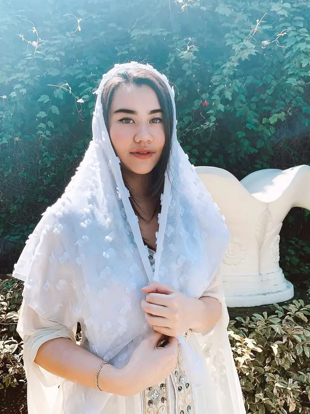 7 Potret Aaliyah Massaid saat Tampil Berhijab, Banjir Pujian - Hot ...