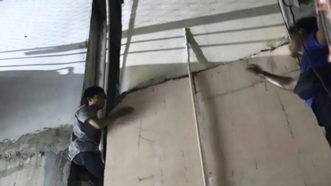 Drama Maling bak Spiderman di Batam Menangis Panggil-Panggil Polisi ...