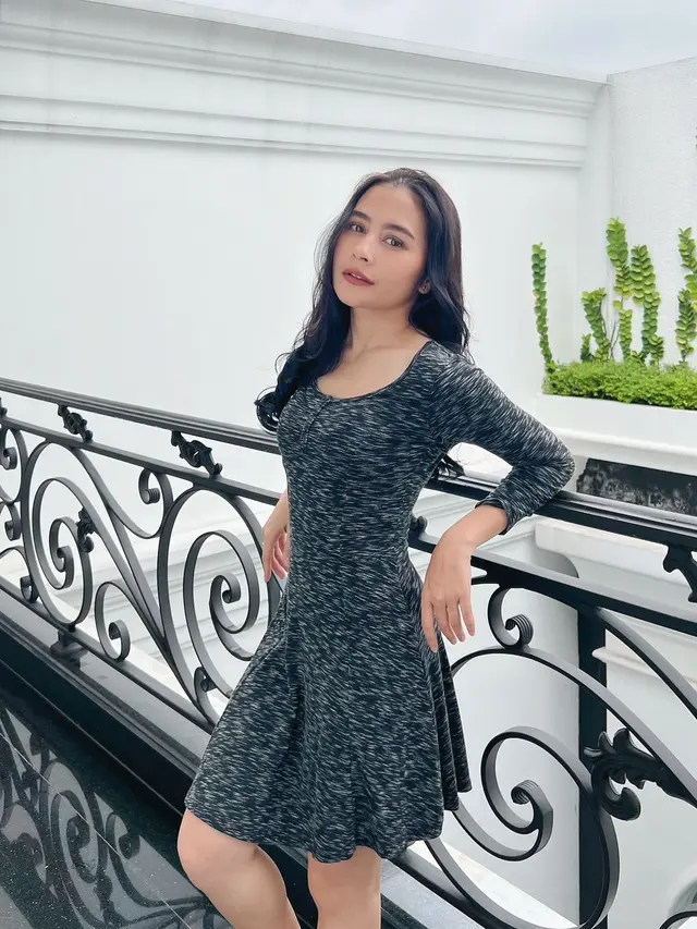9 Potret Terbaru Prilly Latuconsina Makin Langsing, Berat Badan Turun 8 Kg - Hot Liputan6.com