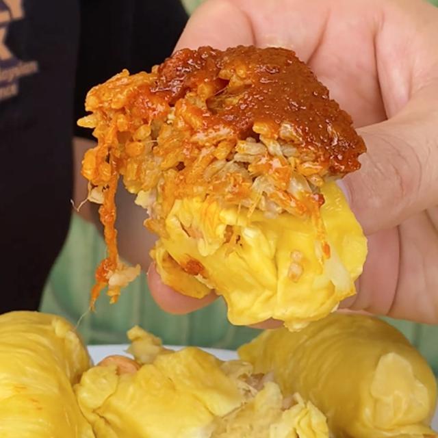 Sajian Nasi Goreng Durian Ditambah Sambal Terasi yang Bikin Heboh ...