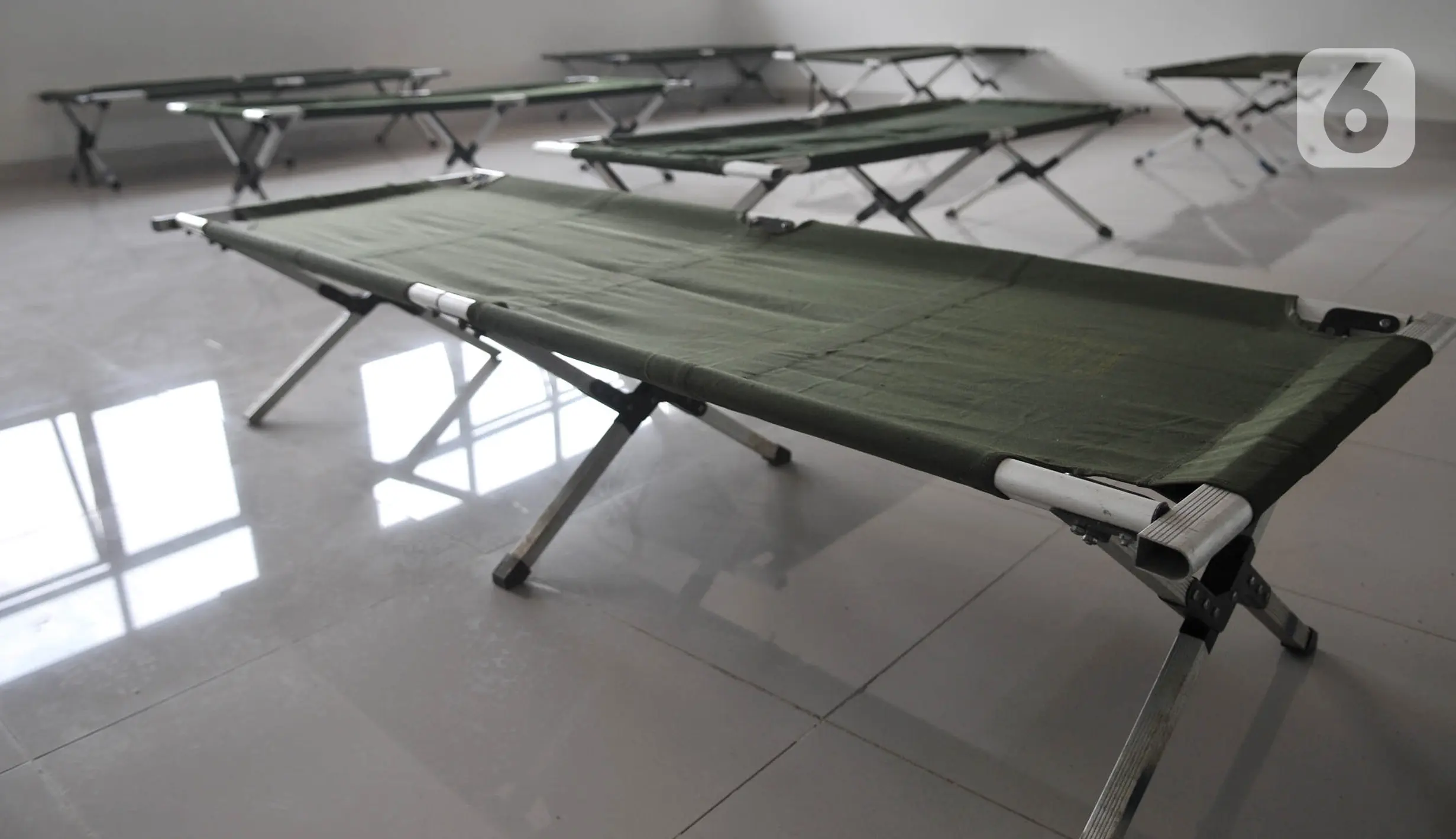 FOTO: Mengintip Ruang Isolasi COVID-19 di Gedung Sekolah Jakarta - Foto ...