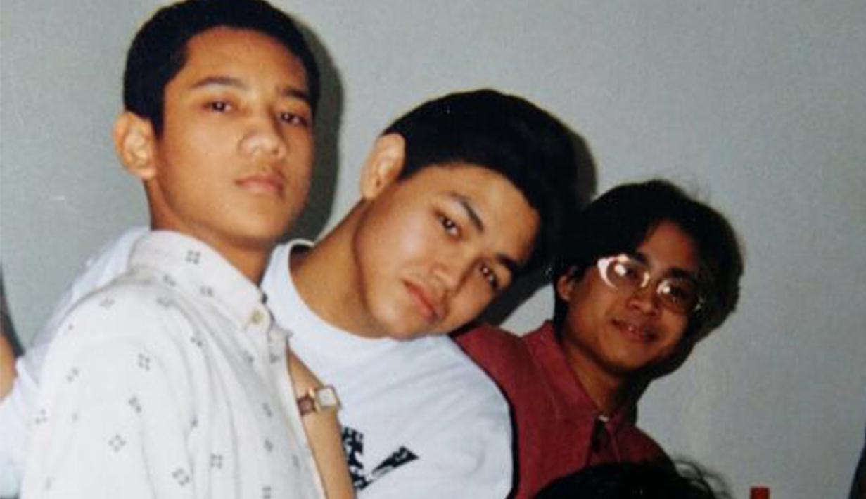 FOTO: Potret Masa Kecil Ivan Gunawan yang Bikin Pangling - Foto ...