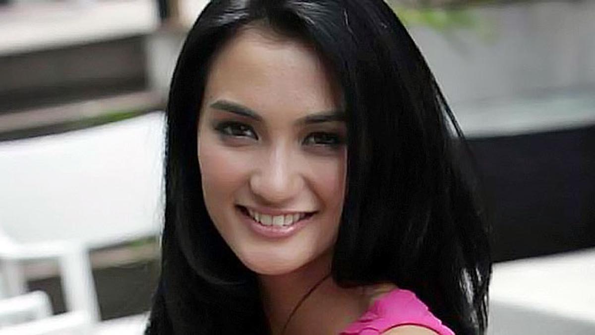 Atiqah Hasiholan Berharap Raih Pemeran Utama Terbaik FFI 2012 - ShowBiz ...