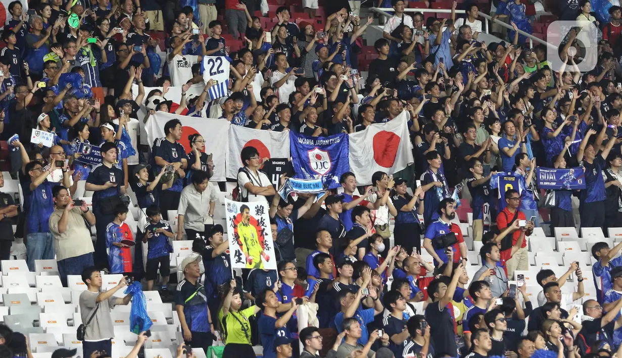 Koreografi Suporter Timnas Indonesia Getarkan Stadion Utama Gelora Bung ...