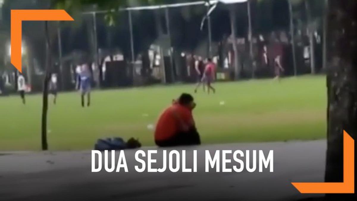 VIDEO: Heboh Aksi Mesum Dua Sejoli di Alun-Alun Kota Jember - Regional ...