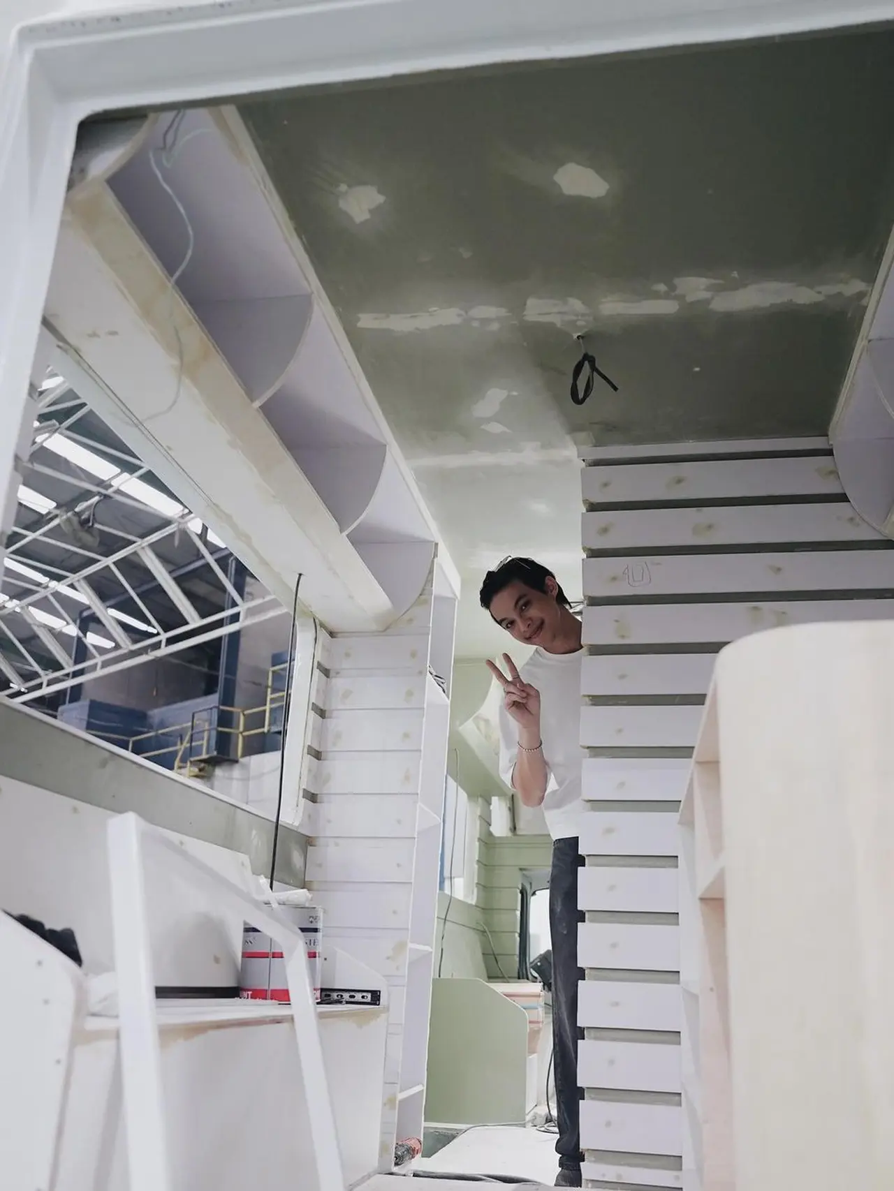 6 Potret Camper Van Rey Mbayang yang Dibuat untuk Dinda Hauw, Siap Traveling Bareng - Hot ...