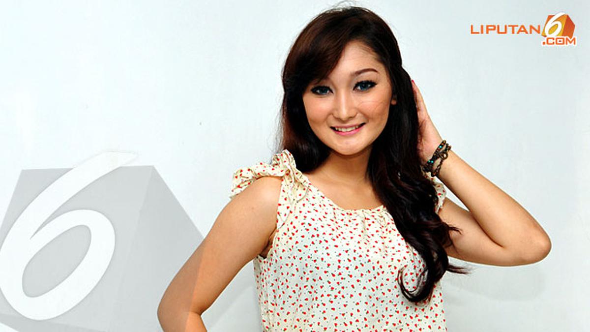 4 Lagu Kenangan Ayu Larasati - ShowBiz Liputan6.com