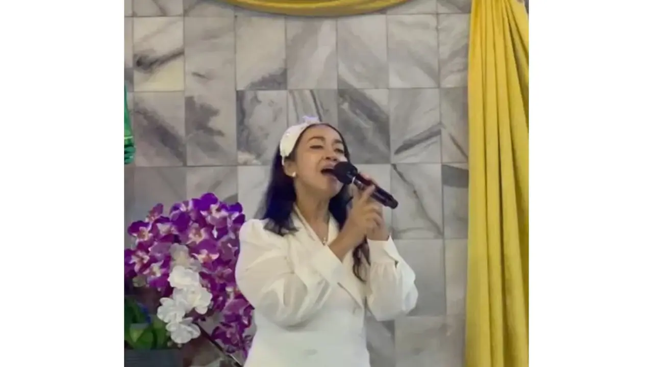 Penyanyi Senior Tetty Manurung Meninggal Dunia, Berikut Profil dan ...