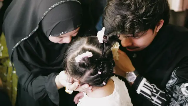 6 Potret Atta Halilintar dan Aurel Hermansyah Pamit Berangkat Haji: Ya Allah, Kami Datang ke ...