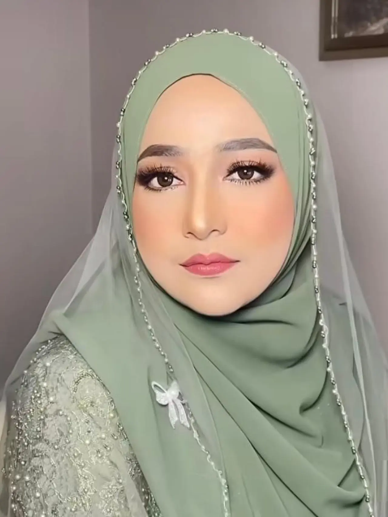 10 Gaya Cindy Fatika Sari Dampingi Sang Anak Menikah, Sama-sama Cantik ...